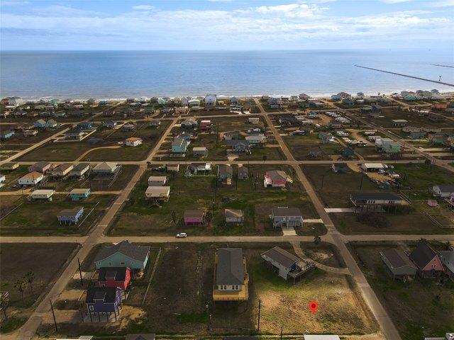 508 Texas St, Surfside Beach, TX 77541