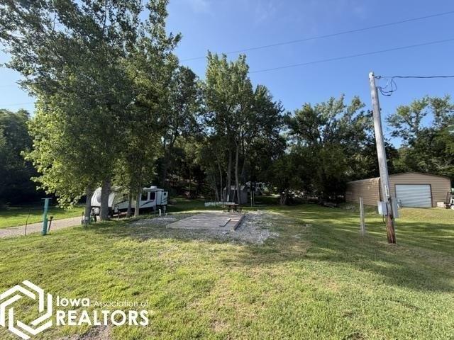 5094 County Public Rd, Brooklyn, IA 52211