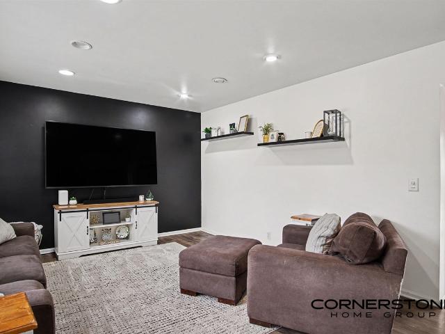5098 Wallingford Drive
