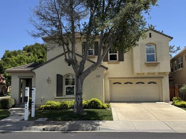5099 Round Hill Dr, Dublin, CA 94568