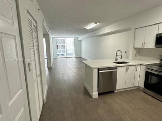 5091 NW 7th St #407, Miami, FL 33126