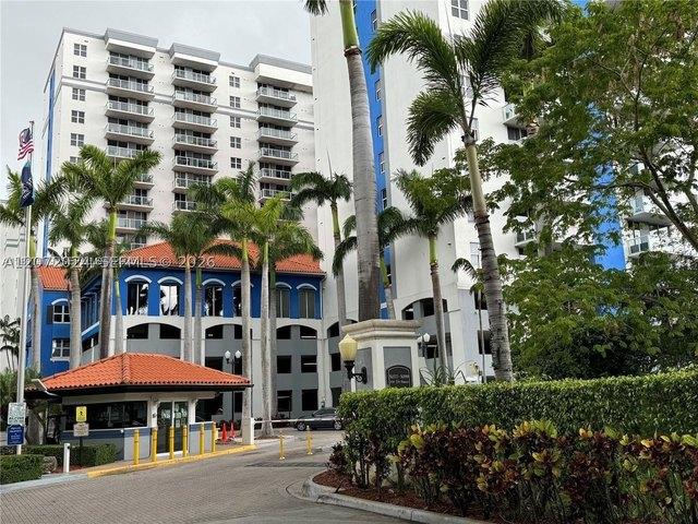 5091 NW 7th St Apt 615, Miami, FL 33126