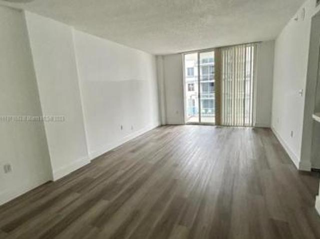 5091 7th St NW #1008, Miami, FL 33126