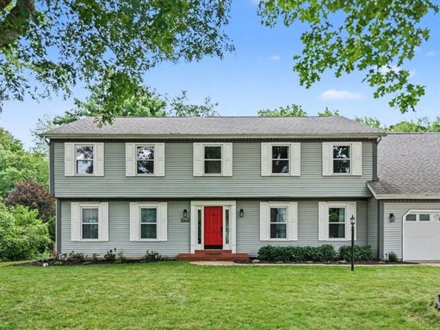 50928 Ridgeview Ln, Granger, IN 46530