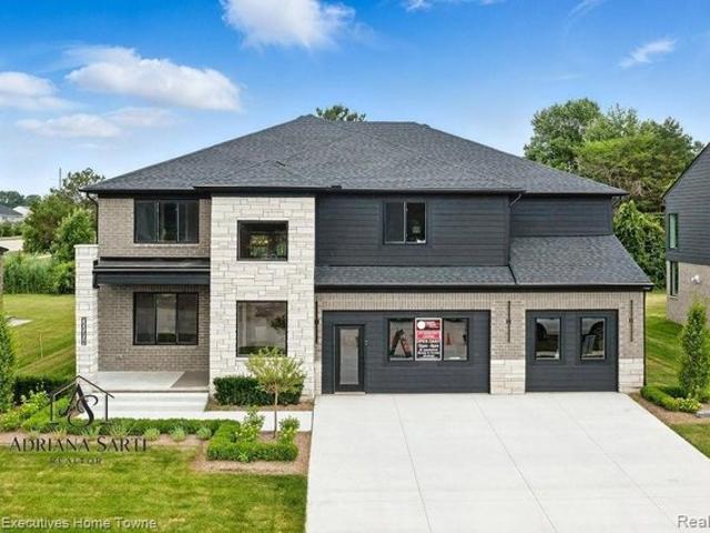 50931 Mistwood Dr, Macomb Township, MI 48042