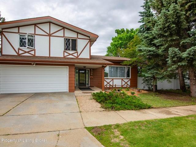 509 6th St W, Dickinson, ND 58601