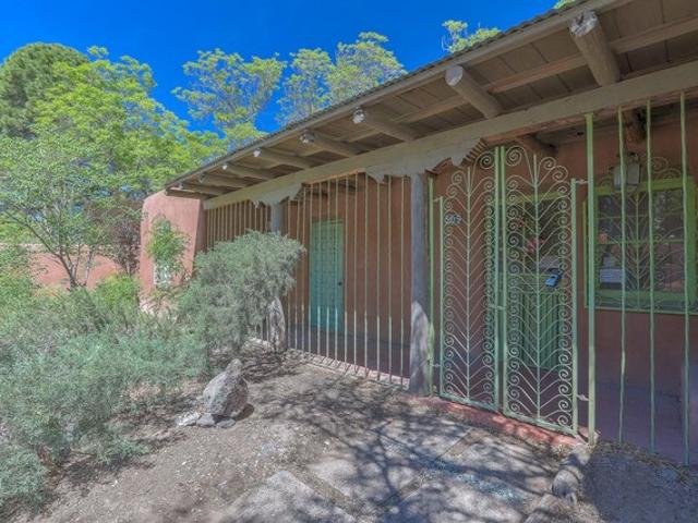 509 Chamiso Ln NW, Los Ranchos, NM 87107