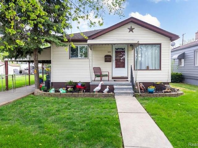 509 Cleophus Pkwy, Lincoln Park, MI 48146