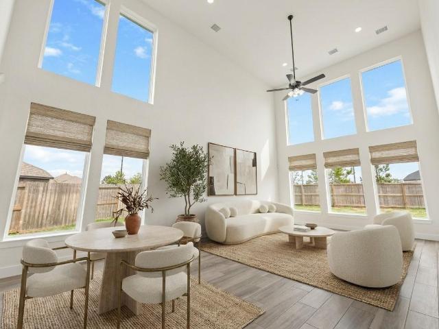 509 Buckaroo Dr