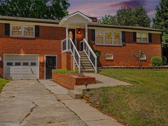 509 Greentree Dr, Greensboro, NC 27410
