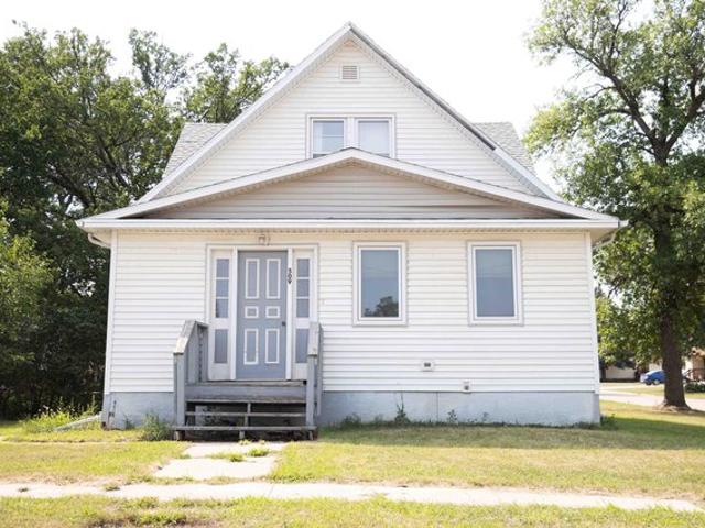 509 Dakota Ave, Wessington Springs, SD 57382