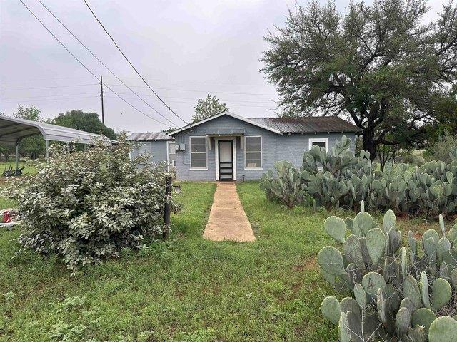 509 E Austin St, Llano, TX 78643