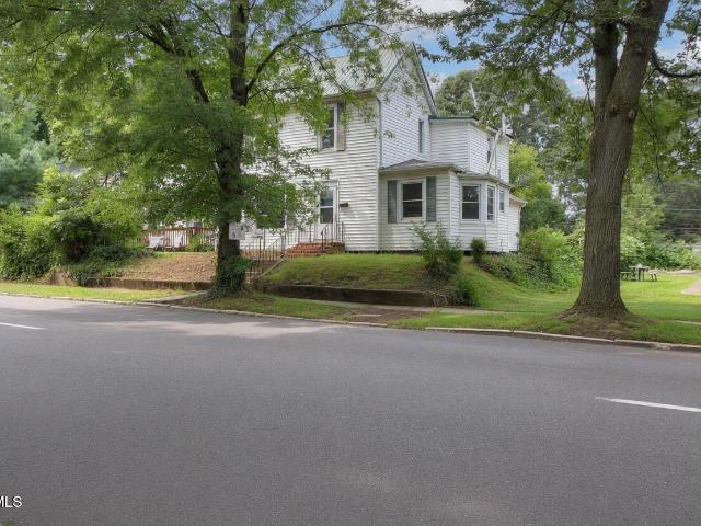 509 East Unaka Avenue