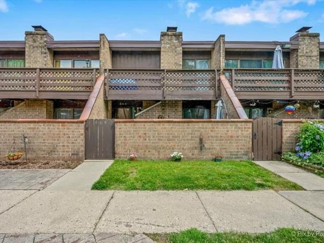 509 Kenneth Cir, Elgin, IL 60120