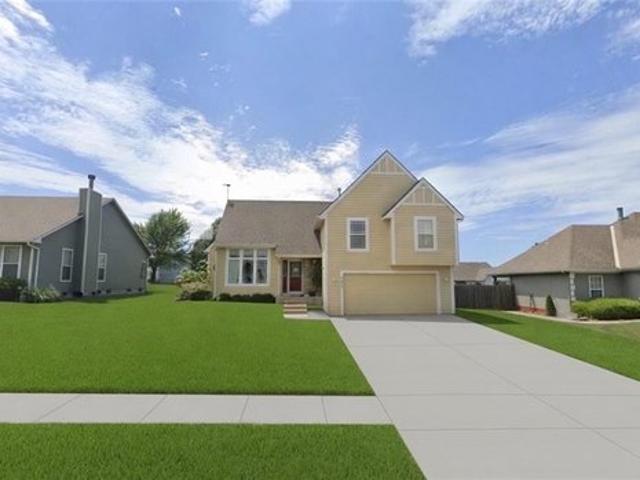 509 Heritage Dr, Baldwin City, KS 66006