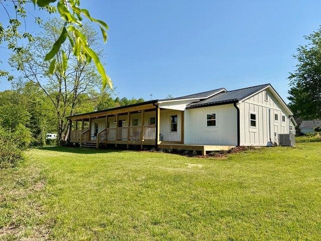 509 Island Rd, Bristol, VA 24201
