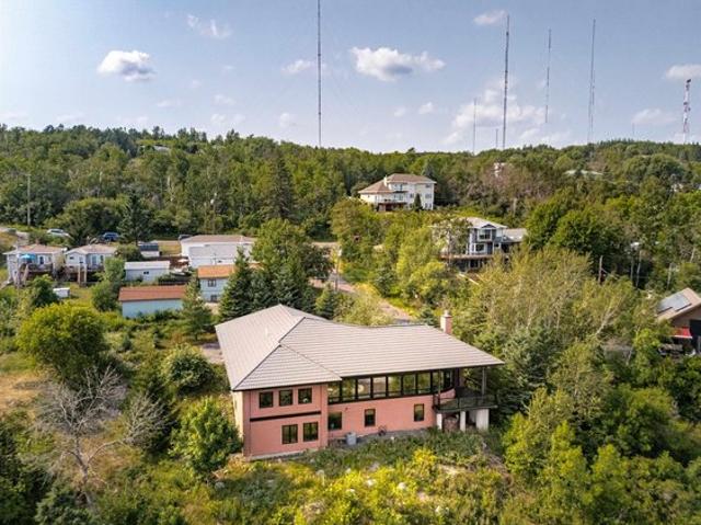 509 N 12th Ave W, Duluth, MN 55806