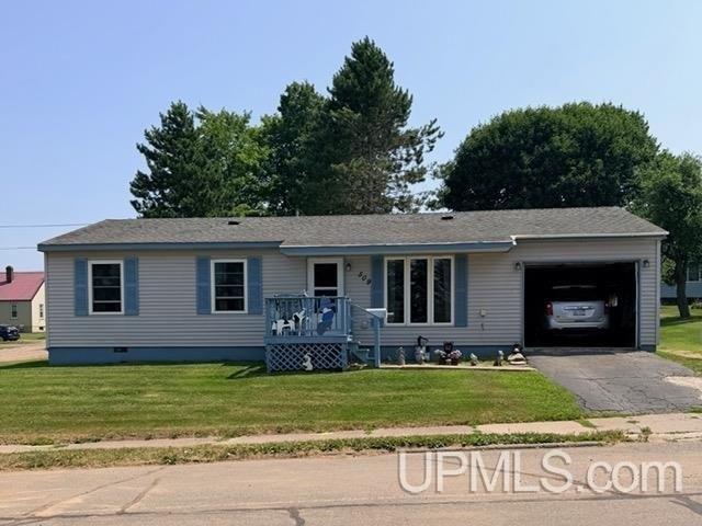 509 Stambaugh Ave, Iron River, MI 49935