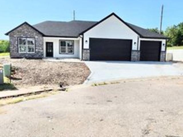 509 Prairie Meadow Rd, Saint George, KS 66535