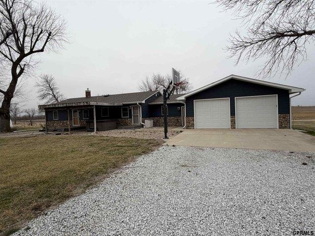 509 Road 2, Henderson, NE 68365