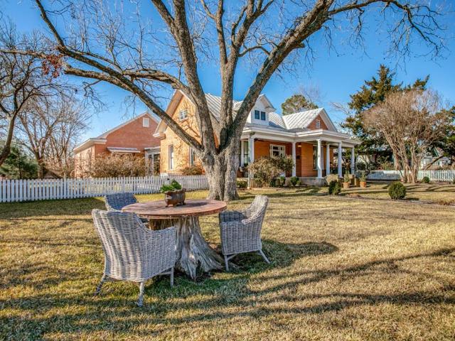 509 W Austin St, Fredericksburg, TX 78624 | MLS #98116