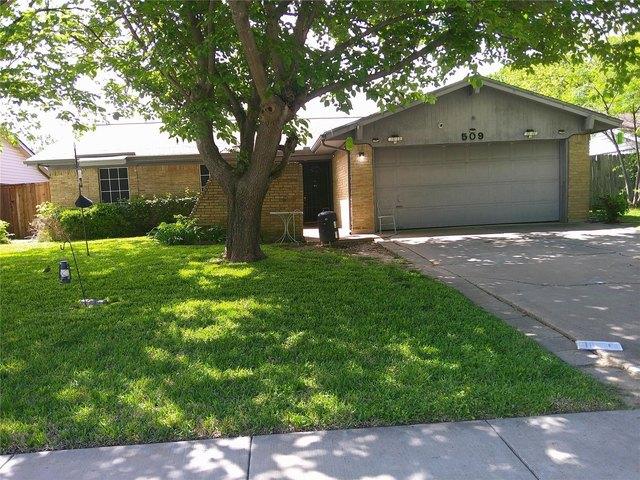 509 W Springdale Ln, Grand Prairie, TX 75052