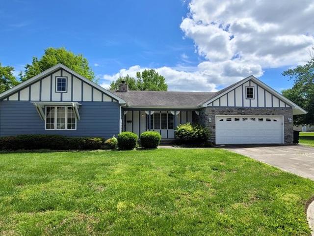 509 Willow Pl, Salem, IL 62881