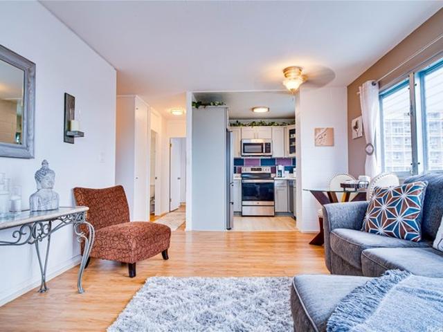 509 University Ave Apt 908, Honolulu, HI 96826