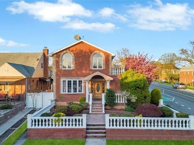 50 43 nd St, Fresh Meadows, NY 11365