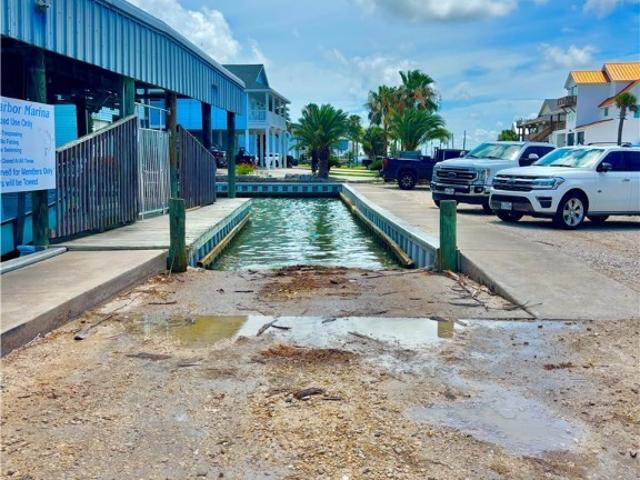 50 51 Kingfisher St, Port O'Connor, TX 77982 | MLS #585042 | Compass