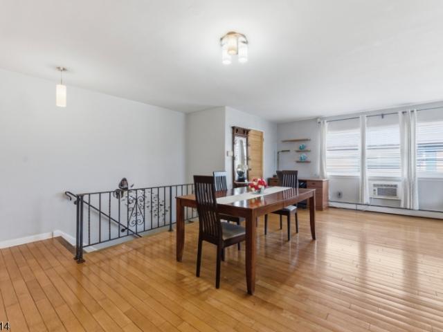 50 56 High St # 2