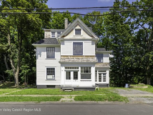 50 56 Parkwood Blvd, Hudson, NY 12534