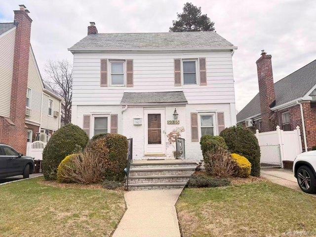 50 35 th St, Bayside, NY 11364