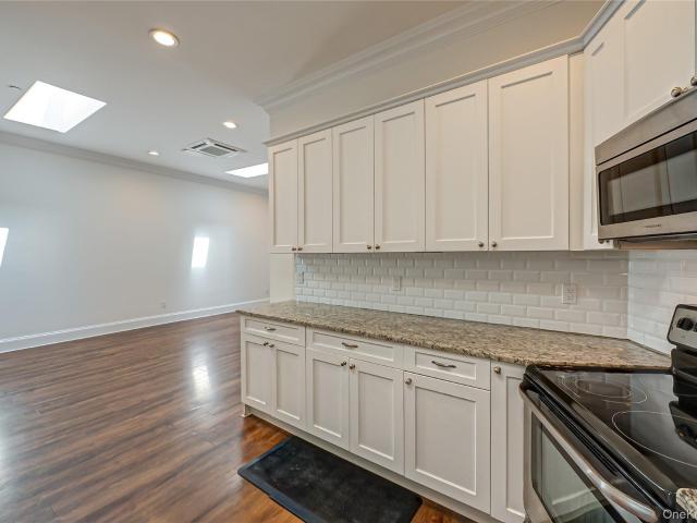 50 3A Stewart Avenue 3A
