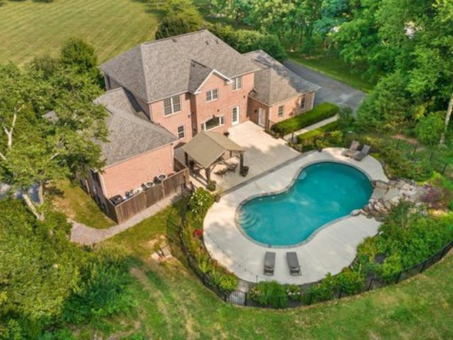 50 W Blakeley Dr, Charles Town, WV 25414