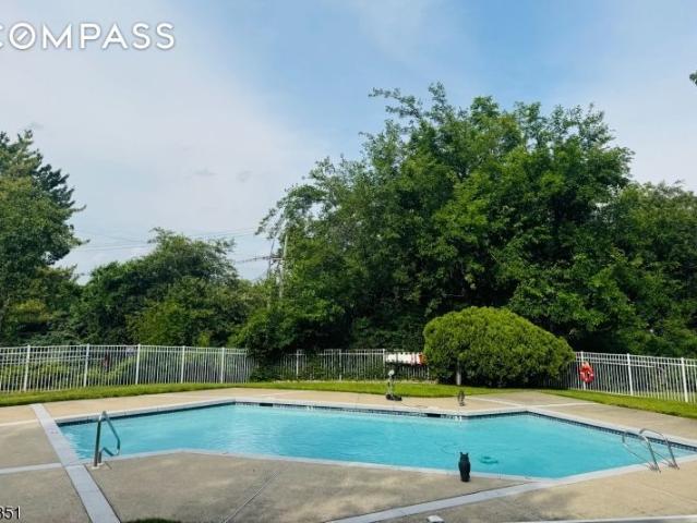 50 W Lindsley Rd 4, Cedar Grove, NJ
