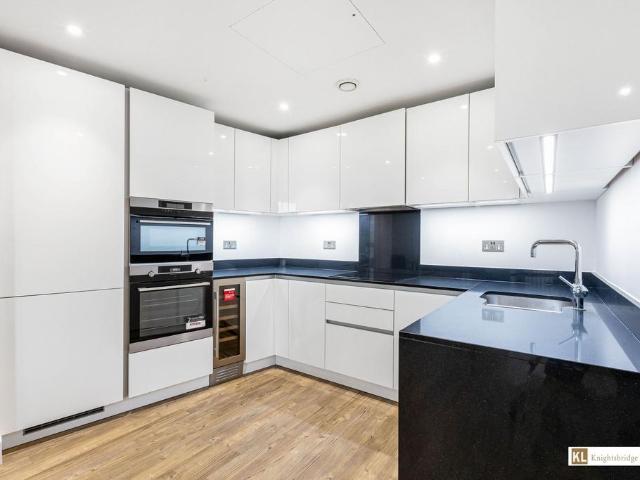 50 Wandsworth Road, London SW8 2 bed apartment to rent £3,700 pcm £854 pw