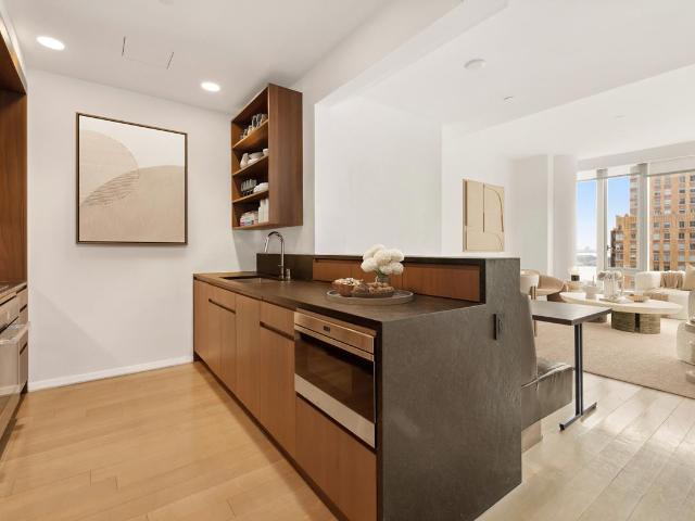 50 West Street 15 B