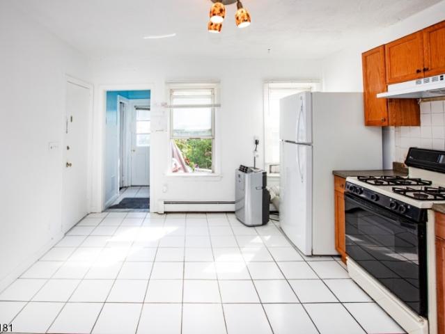 50 Westervelt Ave, Unit 1, Hawthorne, NJ 07506 | MLS #4010 | Compass