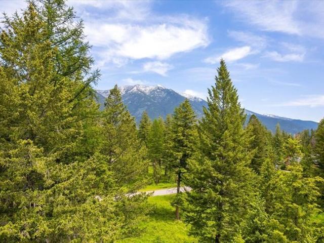 50 Wood Ridge Dr, Columbia Falls, MT 59912