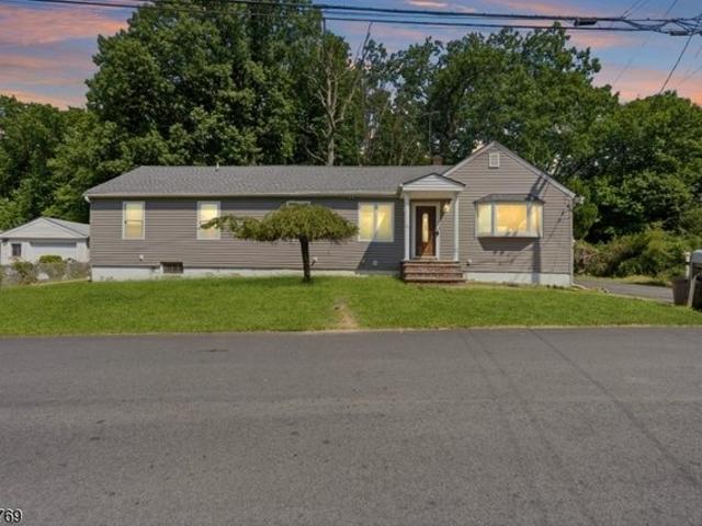 50 Woods Rd, Little Falls, NJ 07424