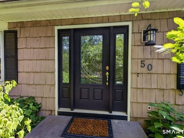50 Woodridge Cir, West Hartford, CT 06107