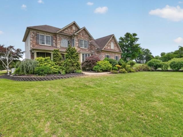50 Albert Dr