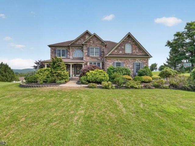 50 Albert Dr, Union Twp, NJ 08809