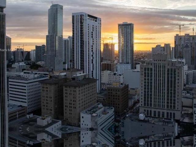 50 Biscayne Blvd #2805, Miami, FL 33132