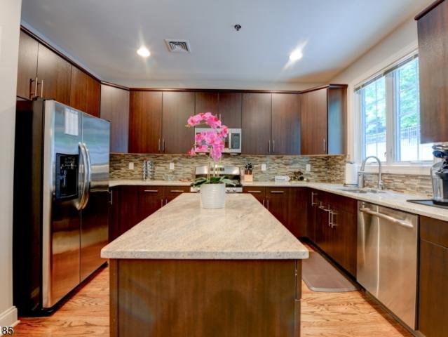 50 Bloomfield Ave # 50