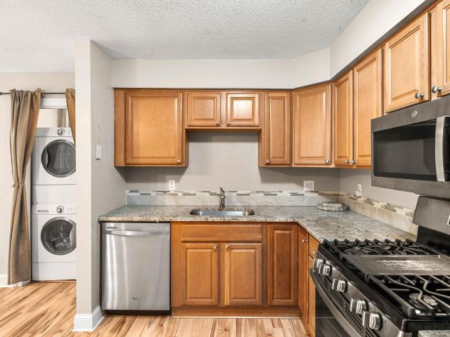 50 Brookside Drive # J7
