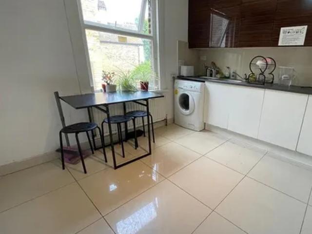 50 Bulwer Road, London, E11 1BX, United Kingdom | 4 bed apartment for rent #168043803 | Rentberry