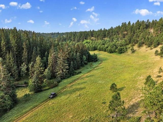 50 Castle Creek Rd, Four Corners, WY 82701