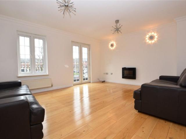 50, Castle Lodge Avenue, Rothwell, Leeds, West Yorkshire, LS26 0ZD